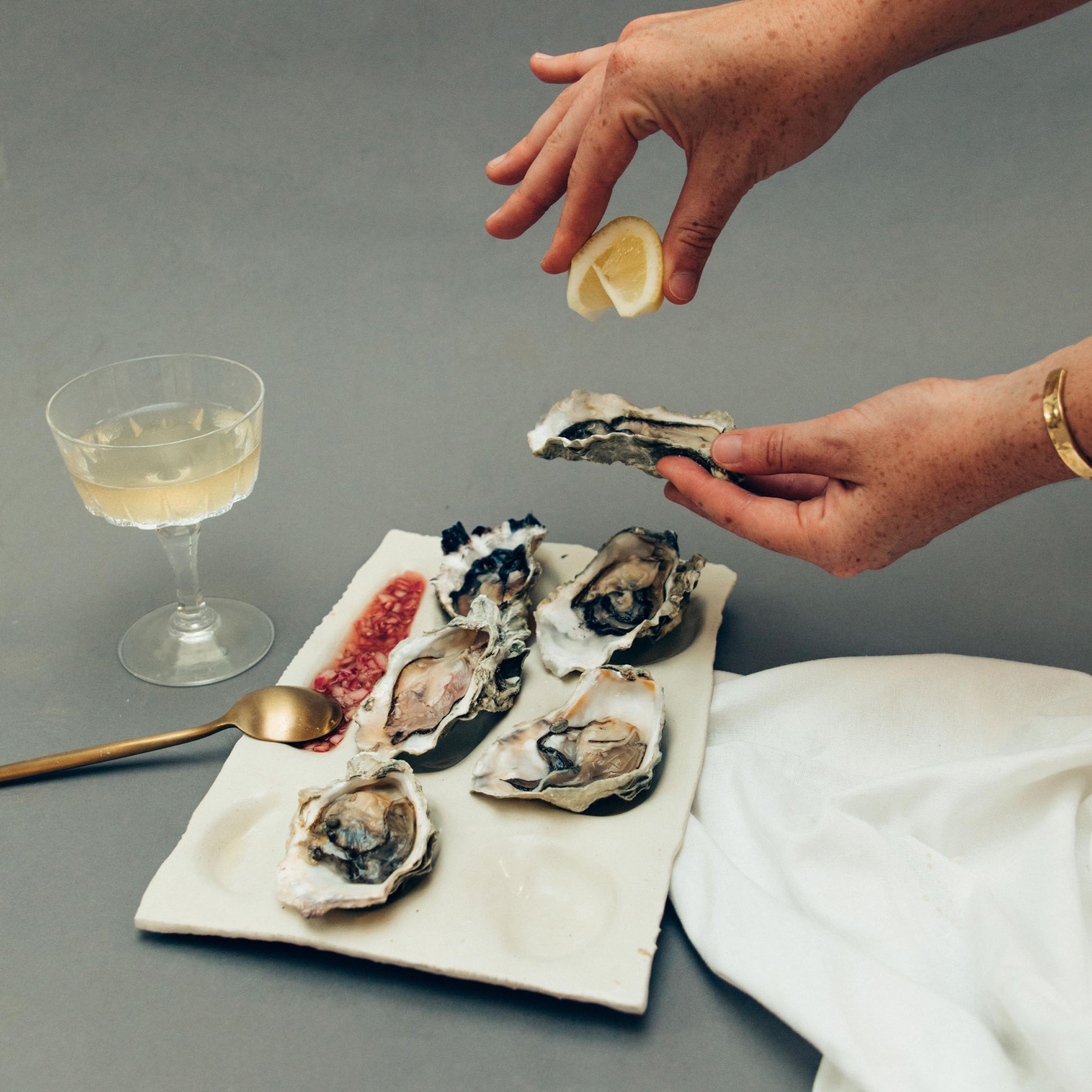 Handmade Oyster Plate – SYD KYN